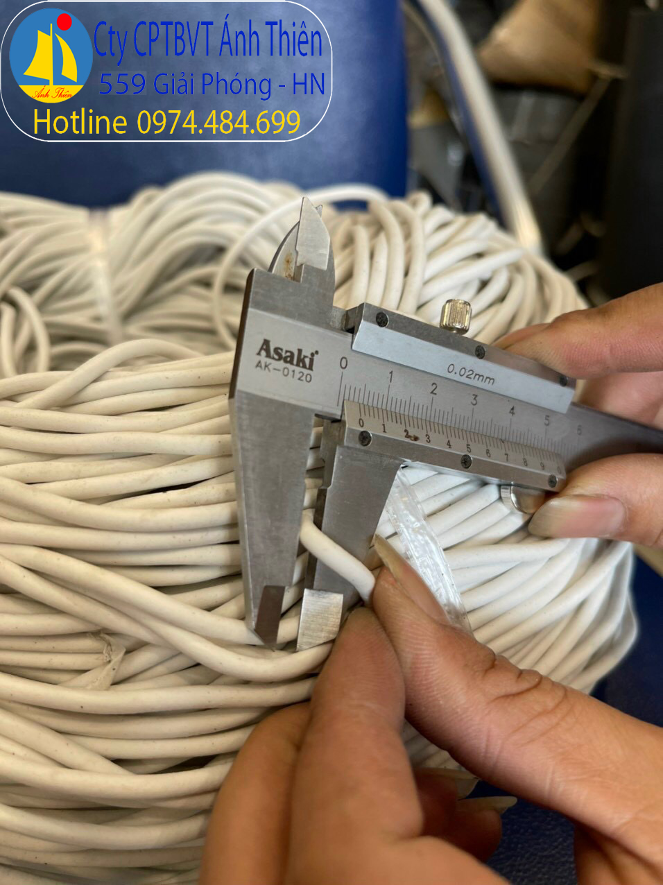 Silicon xốp vuông trắng chịu nhiệt, gioăng mét silicon xốp vuông trắng chịu nhiệt